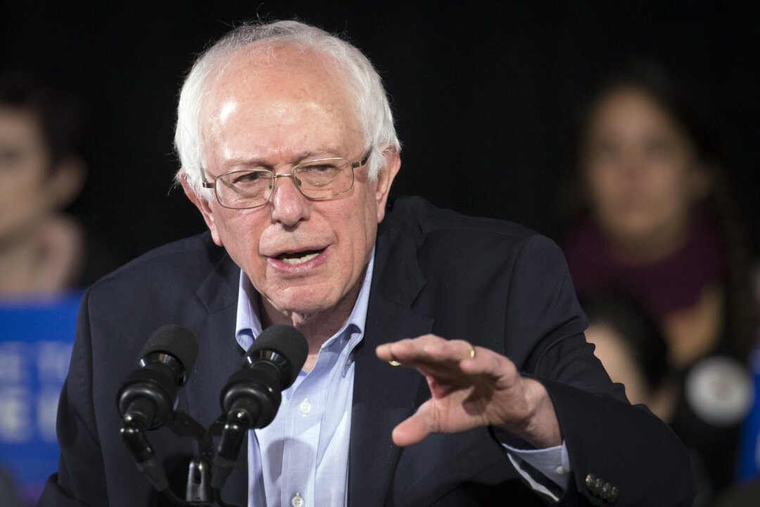 Dozens Get Bernie Sanders Tattoo | The Epoch Times