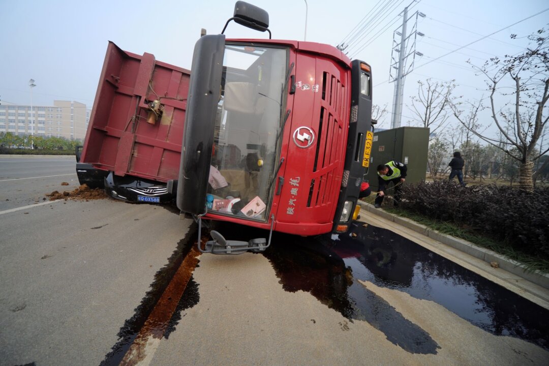 Chinese Man Survives After Being Dragged Under Freight Truck | The ...