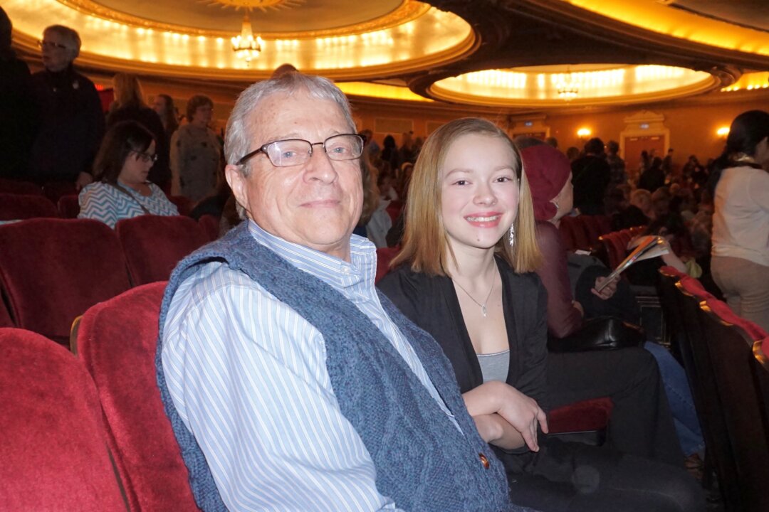 Daughter’s Message to Parents Is ‘Drop everything and come see’ Shen ...