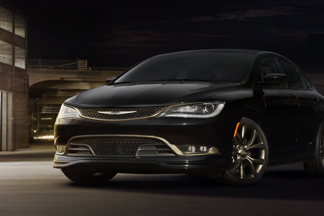 2016 Chrysler 200C: The Absolute Best Features Are Found Inside | The ...