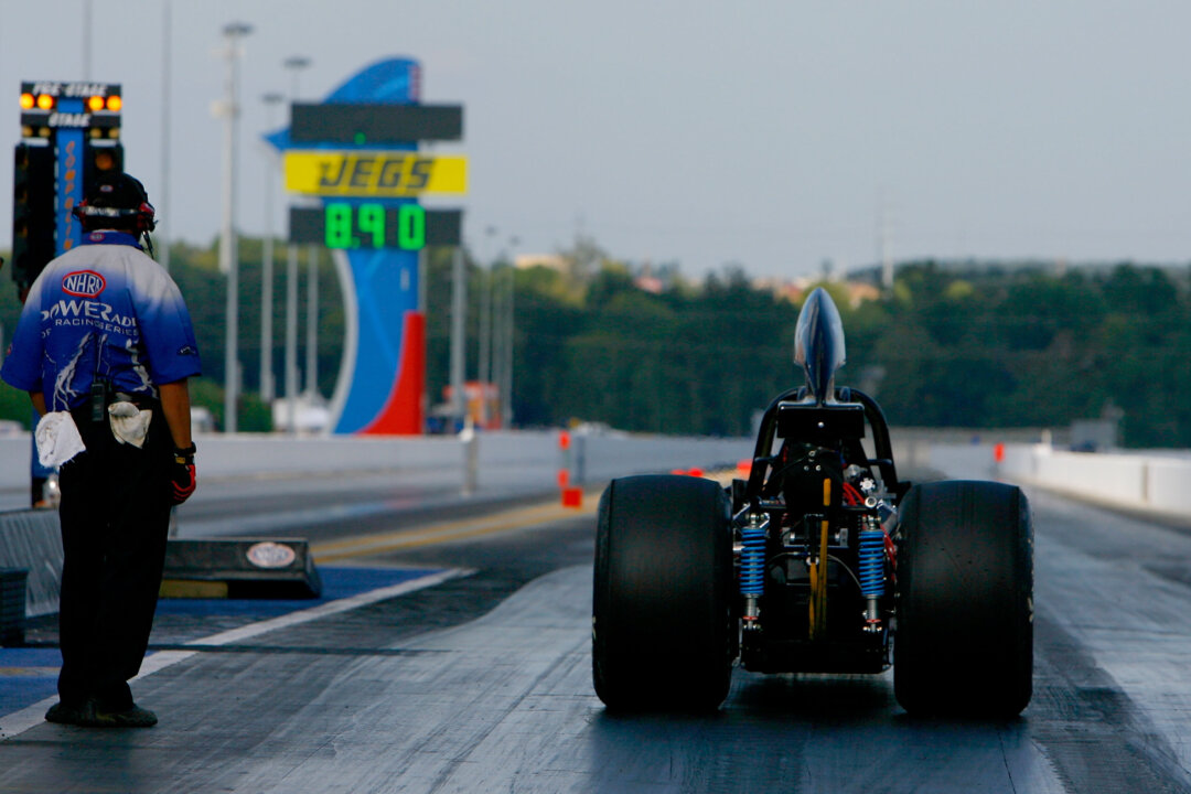 Ronnie Davis: Drag Racer Dies From Injuries Sustained in Crash, Race ...