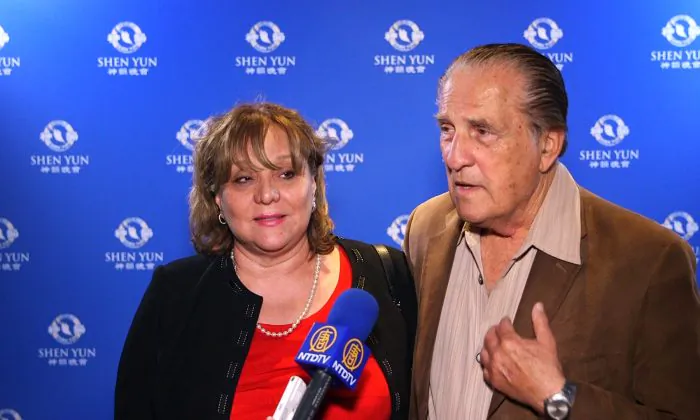 Shen Yun Minimizes the Pain of Grief-Stricken Family