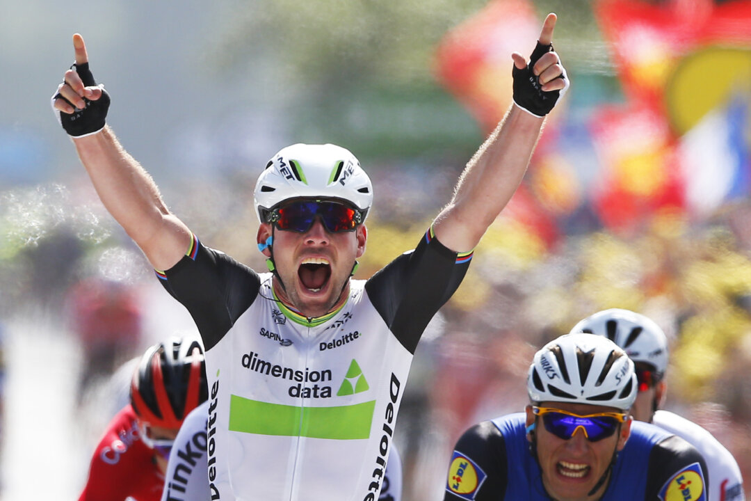 Mark Cavendish Takes 27th Tour de France Stage Win | The Epoch Times