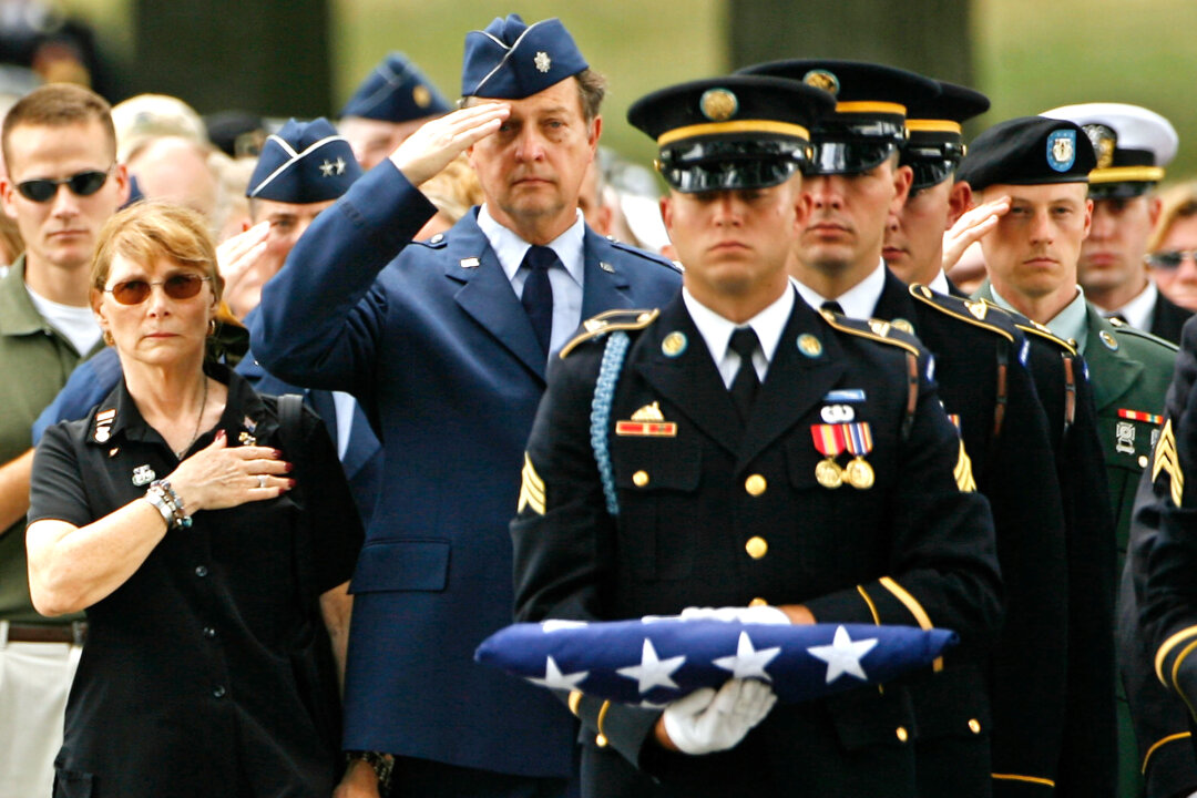 Gold Star Families: Honoring Those Who Make the Ultimate Sacrifice ...