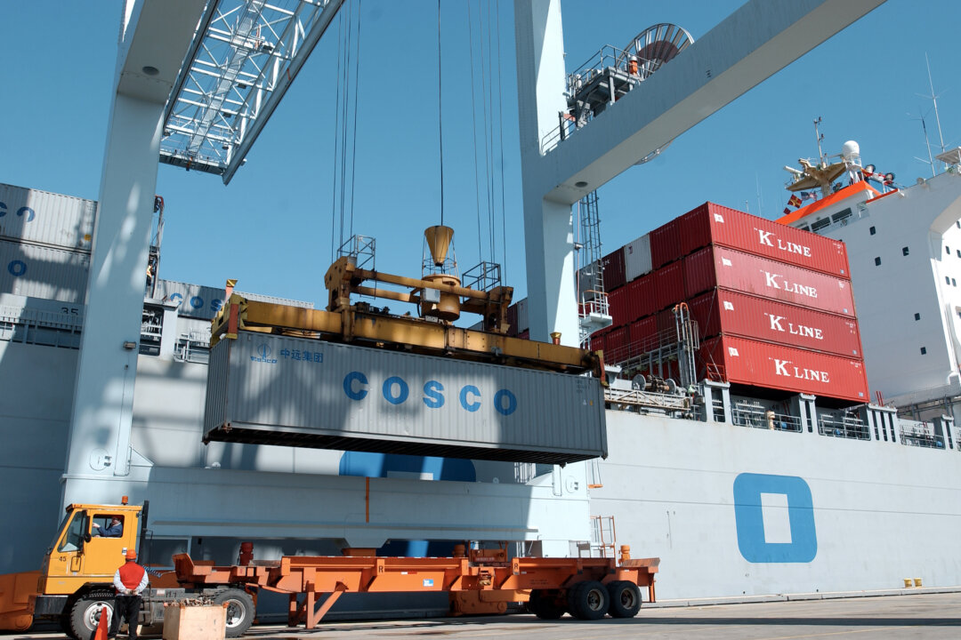 China Cosco Suffers Record Loss Even as Dry Bulk Shipping Stabilizes ...