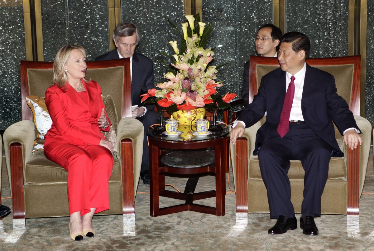 Clinton Says US Could ‘Ring China With Missile Defense’