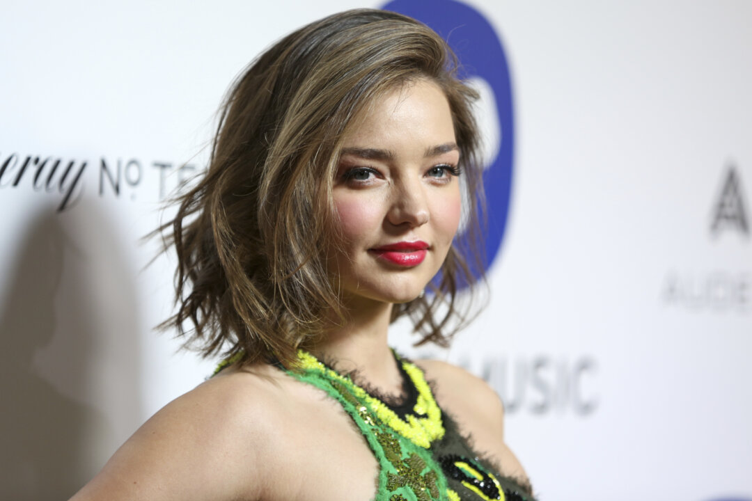 Reports: Shooting, Stabbing at Model Miranda Kerr’s Home | The Epoch Times