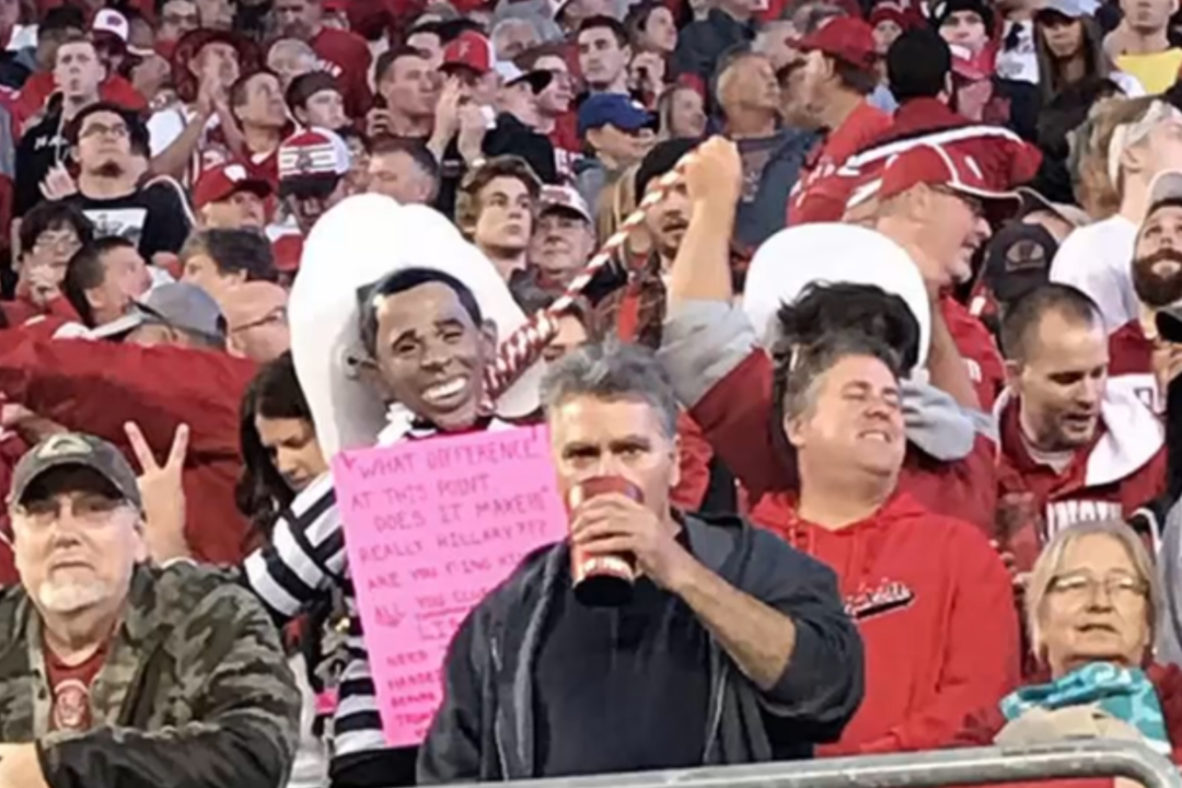 Wisconsin Asks Fan to Remove Offensive Parts of Costume | The Epoch Times