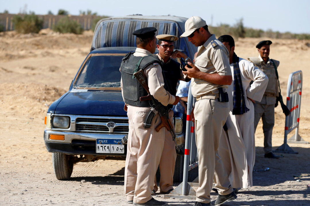 Egypt Launches Air Raids on Libya After Christians Killed | The Epoch Times