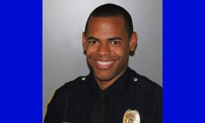 Policeman Wins Praise for Kind Act Toward Boy Left Alone on His ...