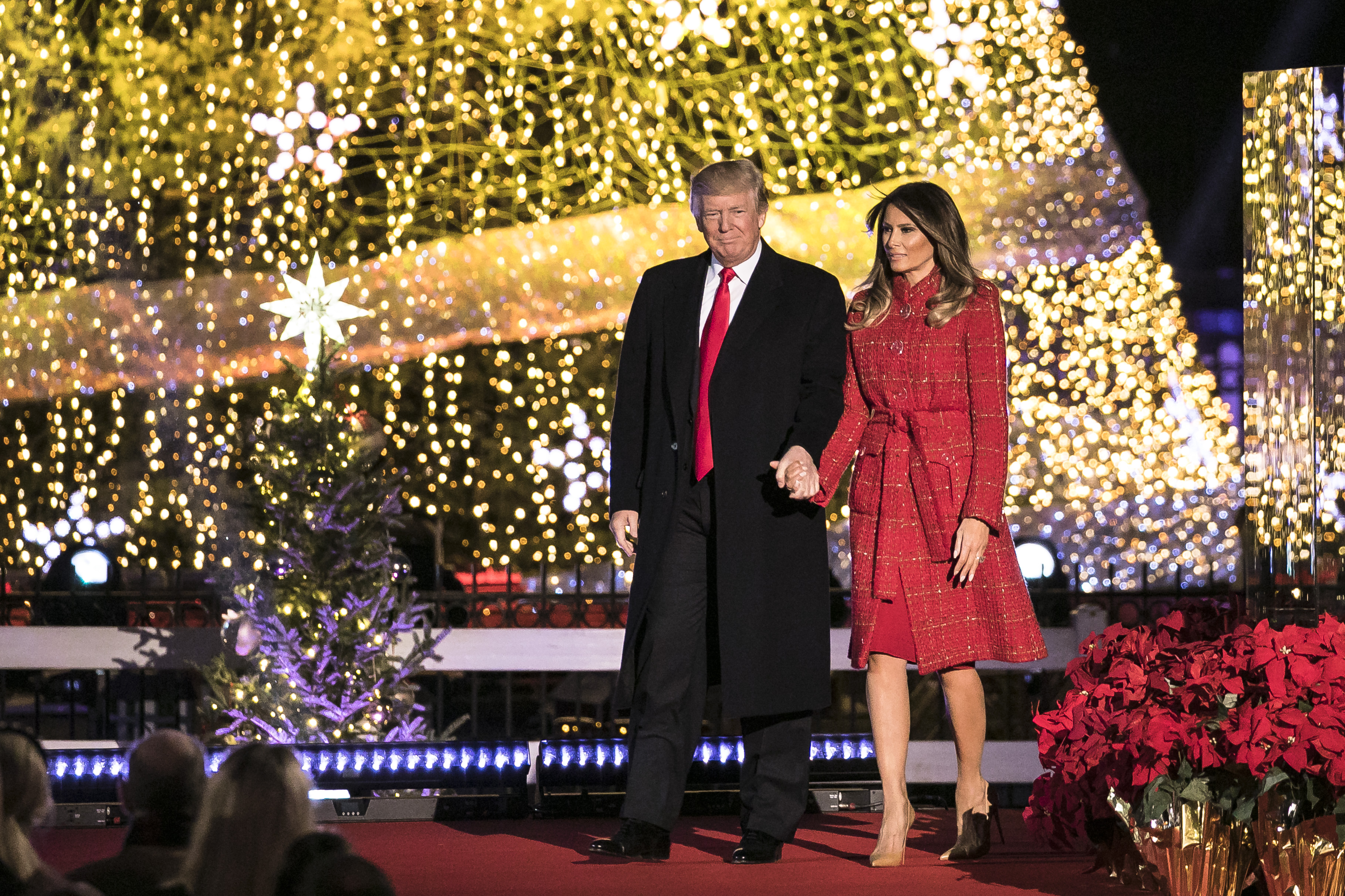 Trump and First Lady Attend National Christmas Tree Lighting Ceremony | EpochTV