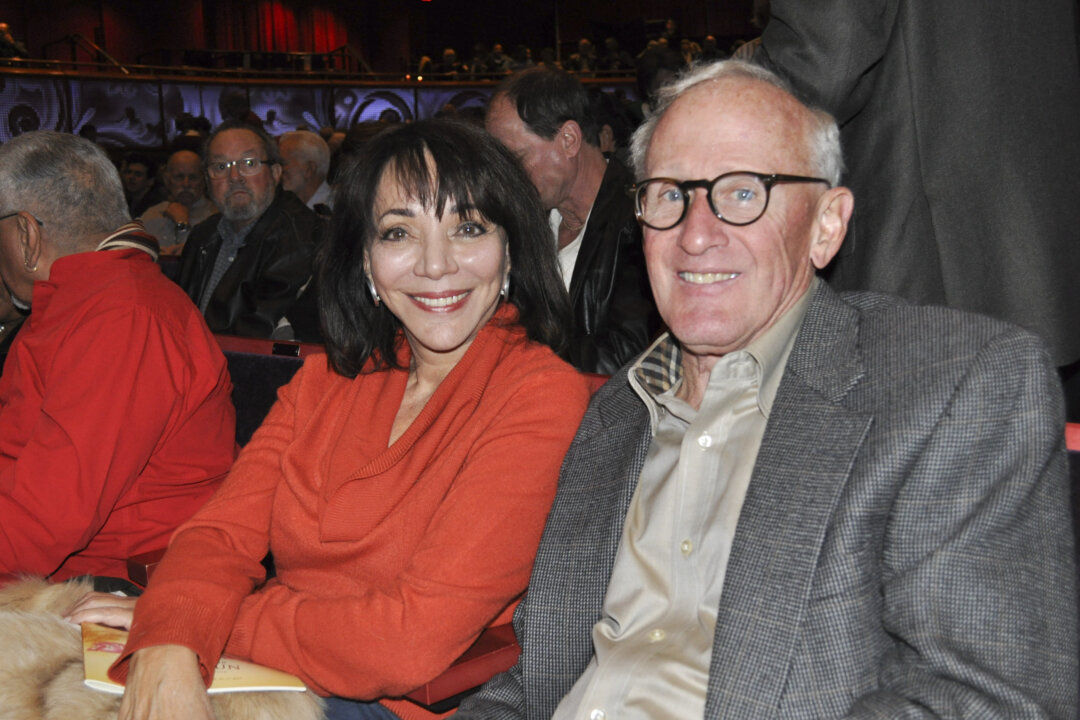 Theatergoer Amazed at Shen Yun’s Interactive Backdrop | The Epoch Times