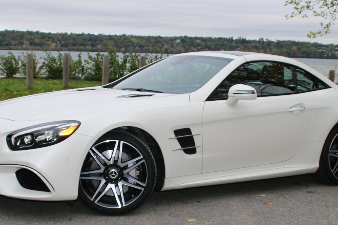 2017 Mercedes-Benz SL550 Roadster | The Epoch Times