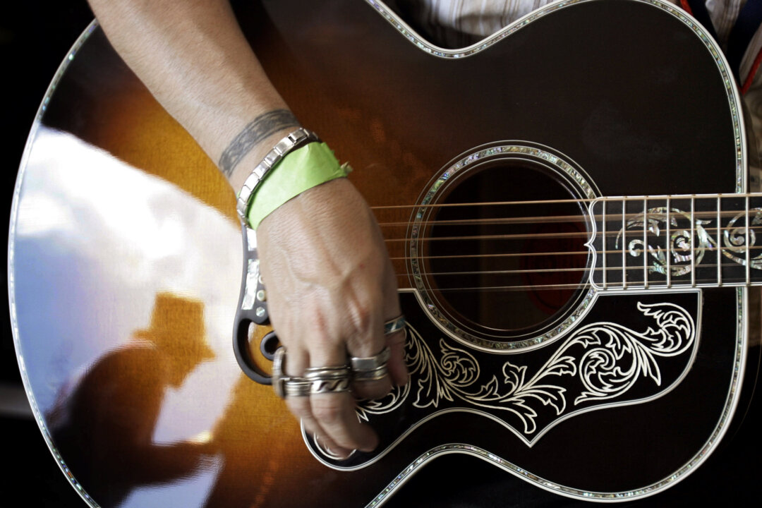 Iconic Singer/Songwriter and Actor Ed Bruce Dead at 81 | The Epoch Times