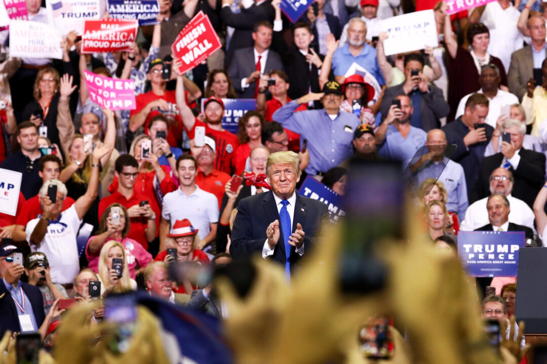 In Photos: Trump Rally in Southhaven, Mississippi | The Epoch Times