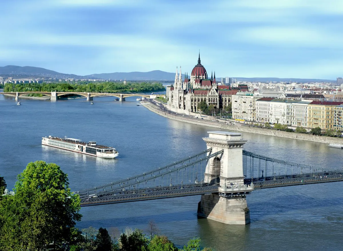 Riverboat Cruise to Beautiful Budapest