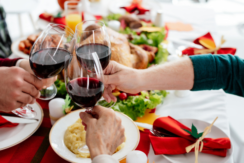 Giving Drinks on Thanksgiving | The Epoch Times