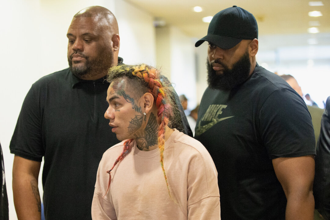 Apologetic Rapper Tekashi 6Ix9ine Gets 45 Days in Prison for Probation ...
