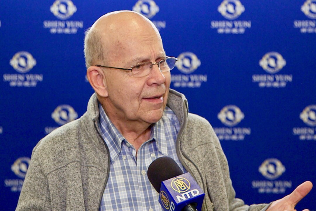 Professor Seeing Shen Yun Says ‘I’m hopeful for humanity’ | The Epoch Times