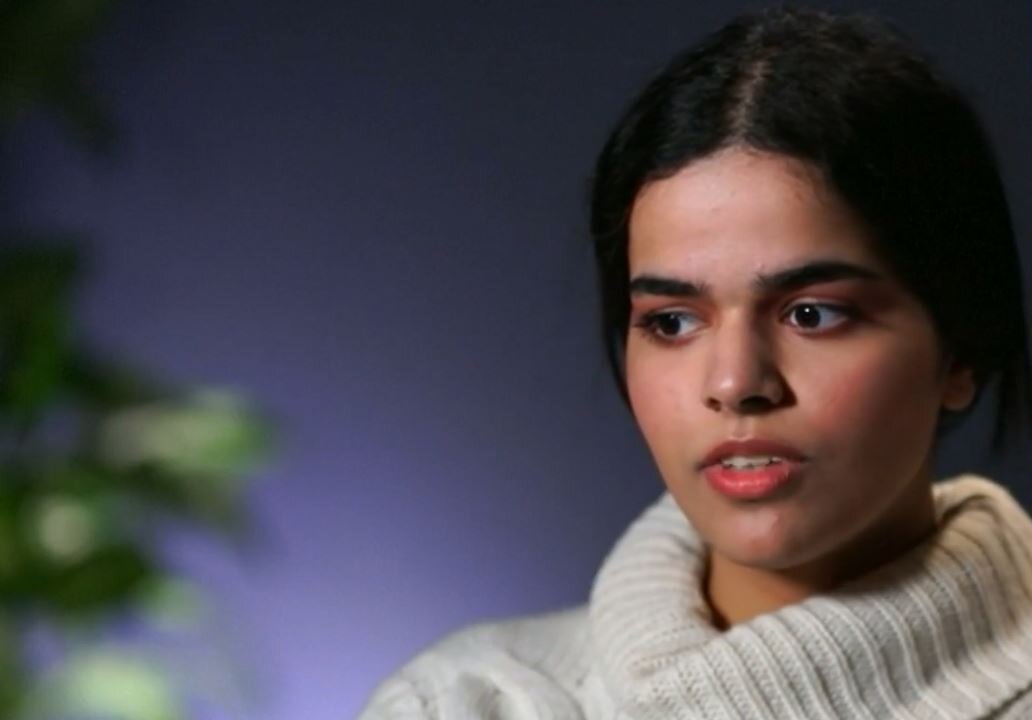 Saudi Teen Who Fled Her Family Speaks of Her Ordeal | The Epoch Times