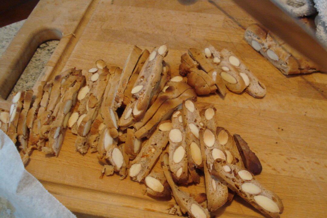 Pepatelli: Italian Almond Cookies | The Epoch Times