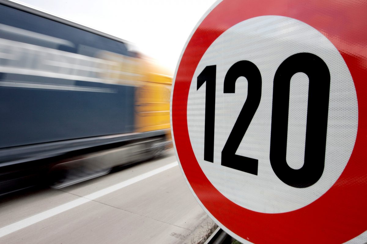 Germans Favor Speed Limits for Autobahn