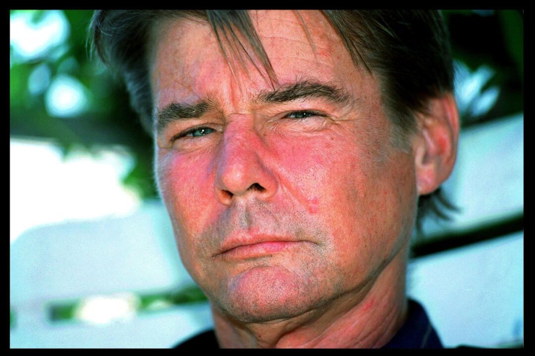 Jan-Michael Vincent, of ‘Airwolf’ Fame, Dies at 74: Report | The Epoch ...