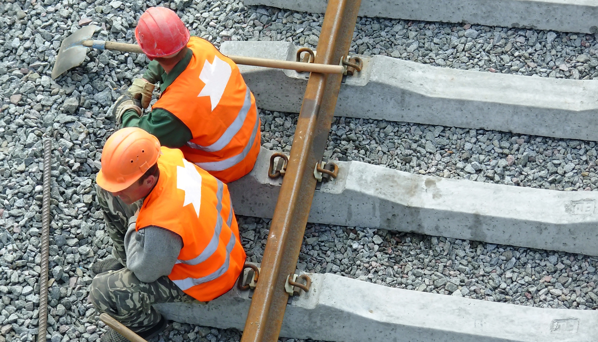 Break Time Turns Into Fun As Construction Worker Shows Off His ...