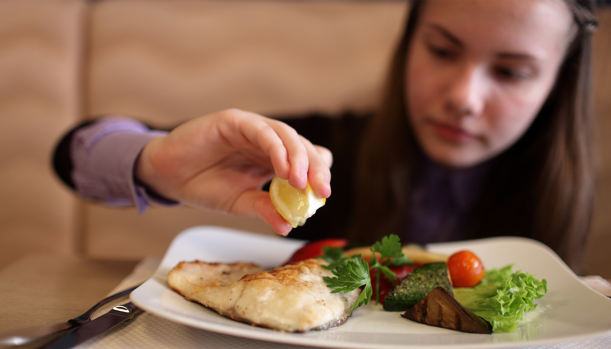 Man Keeps Inviting Teen Girl to Go Home With Him Until One Dad and ...