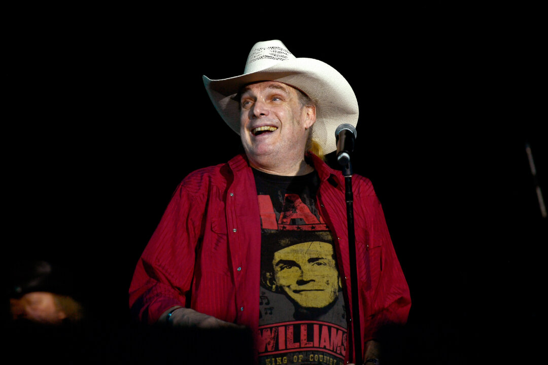 Molly Hatchet Lead Singer Phil McCormack Dies at Age 58, Says Band ...