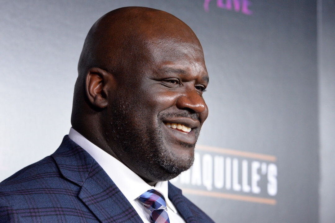 Shaq Buys 10 Pairs of Shoes for Struggling Mom’s 13-Year-Old Who Wears ...