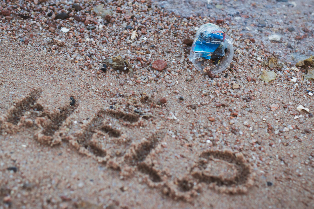 Dad and Son Find ‘Help’ Scrawled in Dirt Road and Lead Cops to Missing ...