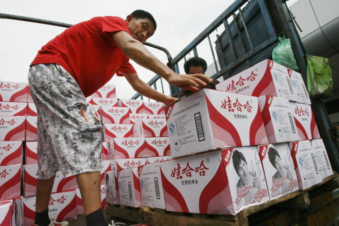China’s Bottled Water Industry Awash With Controversy as Nationalists ...