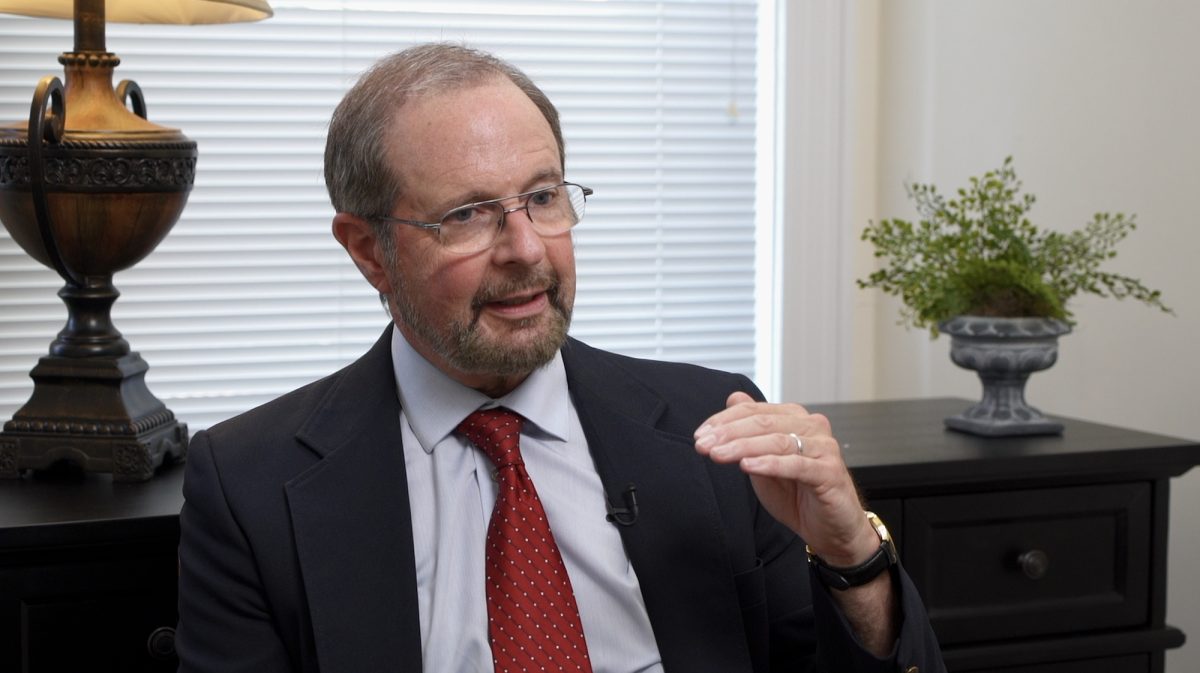 Dr. Robert Epstein: How Big Tech’s Algorithms Can Impact Opinions and ...