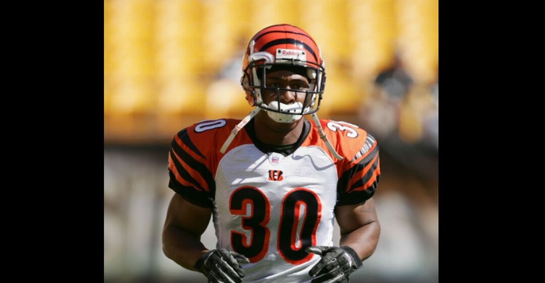 Terrell Roberts, Former NFL Player, Shot Dead in Grandmother’s Backyard ...