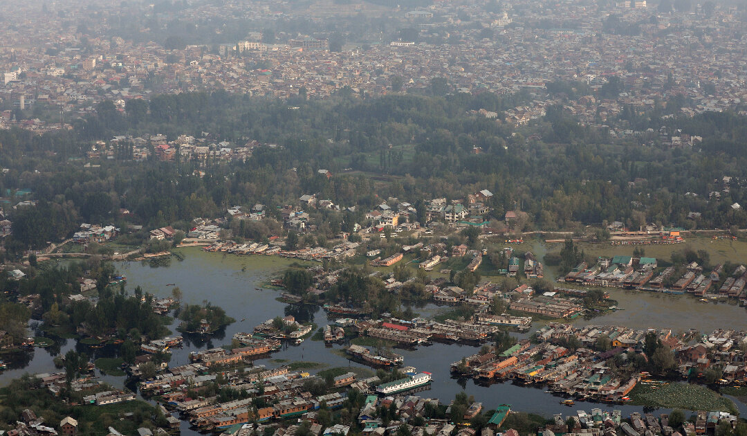 India to Lift Travel Advisory on Kashmir Two Months After Crackdown ...