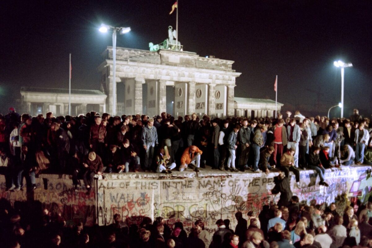 Socialism Stirs Again 30 Years After Collapse Of Berlin Wall Socialism Stirs Again 30 Years After Collapse Of Berlin Wall