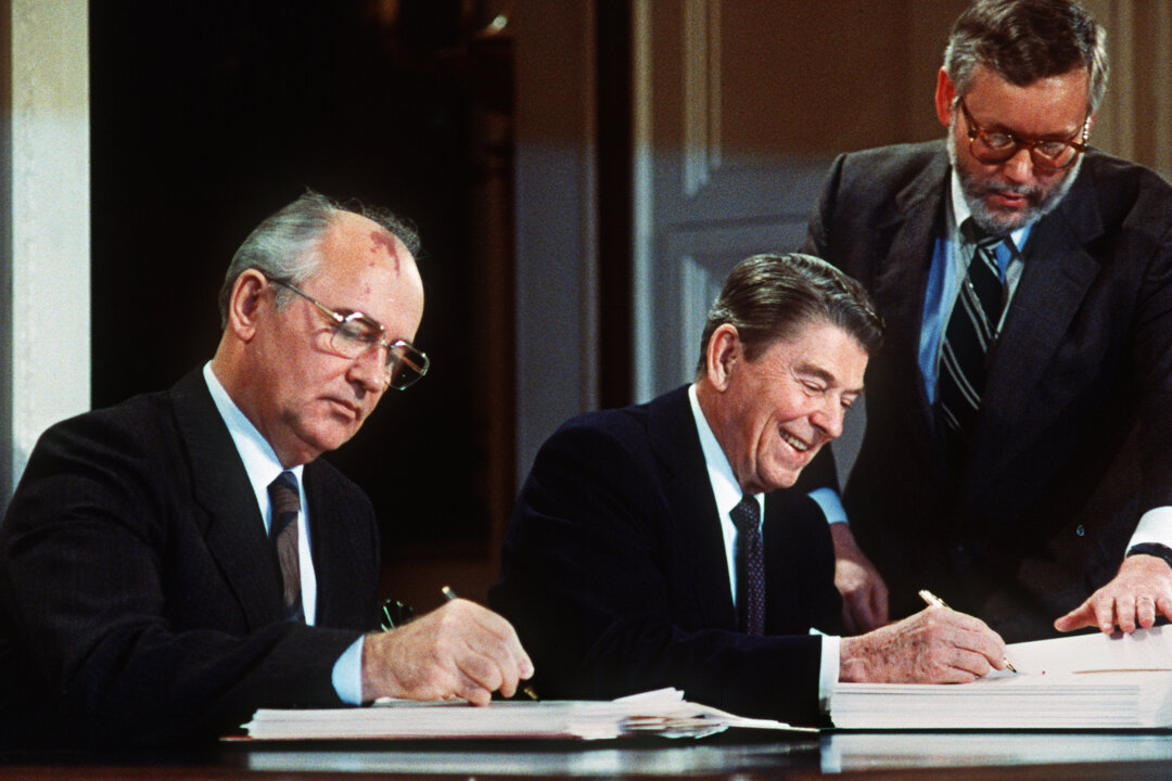Reagan’s Epochal Battle Against Communism Offers Lessons | The Epoch Times