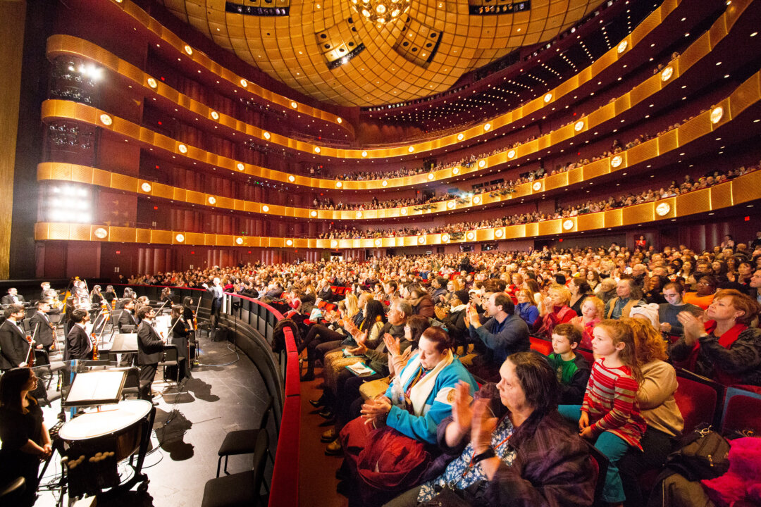 The Chinese Regime’s Long Arm of Arts Censorship | The Epoch Times