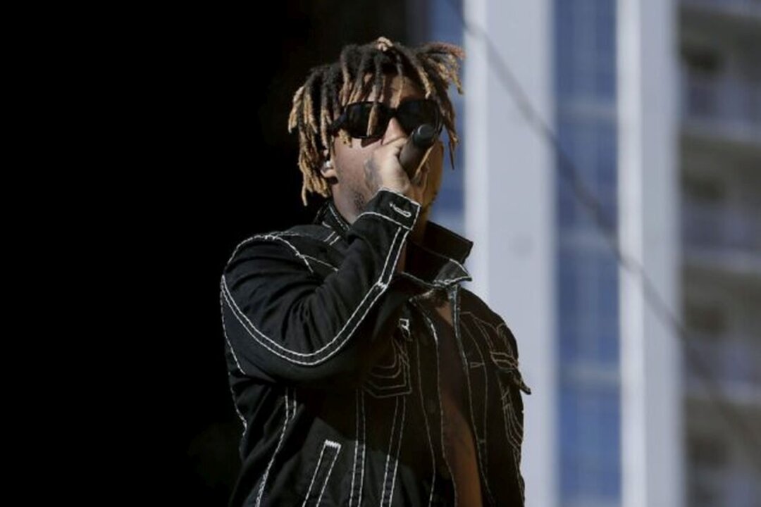Rapper Juice WRLD Flew on Jet With Drugs, Guns Before Death: Reports ...