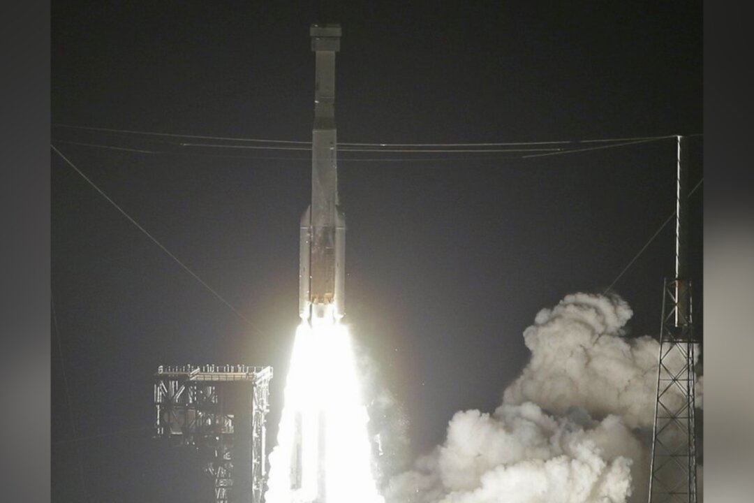 Boeing’s Starliner Capsule Makes Launch Debut, but Hits Snag | The ...