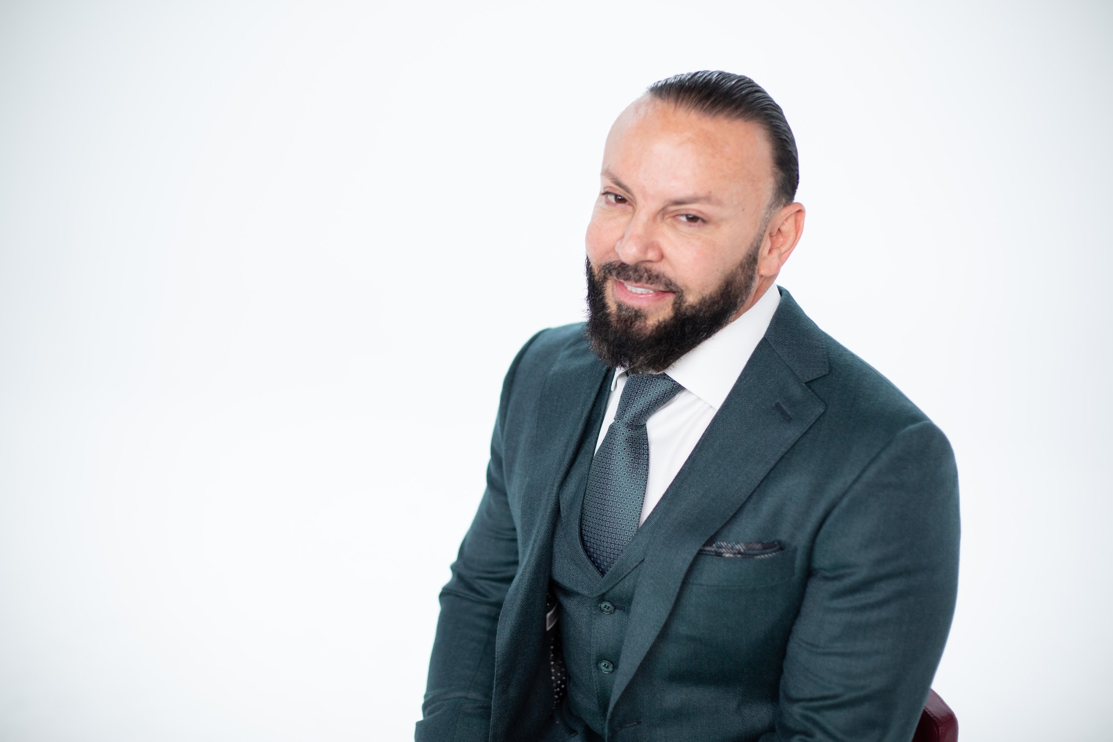 Embrace Your Hardships to Achieve Success — Sam Bakhtiar | EpochTV