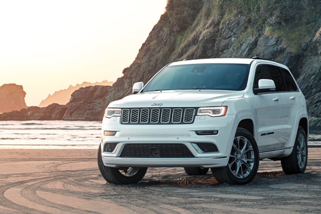 2020 Jeep Grand Cherokee Summit 4X4 | The Epoch Times