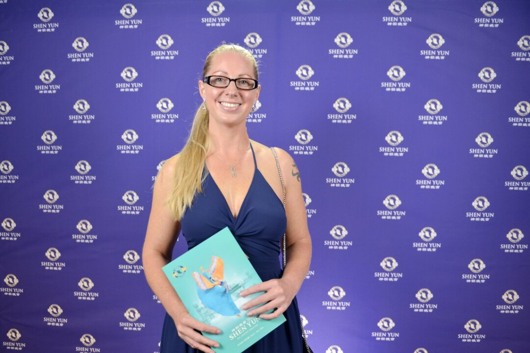 New Zealander Says About Shen Yun: ‘We don’t want to lose something ...