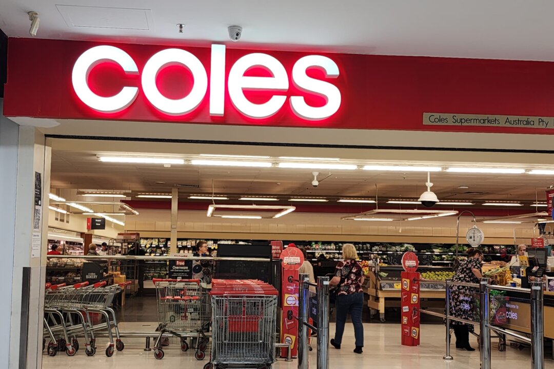 Coles Gains on Woolies, Grabs Sales During Rival’s Woes | The Epoch Times