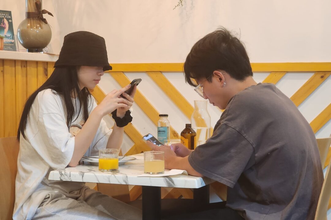 Australian National Review - Get Off the Internet: More Dates, Chats to ...