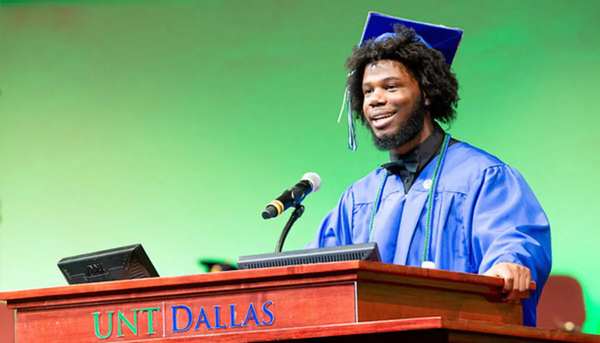 College Student Became Homeless but Graduates With Psychology Degree ...