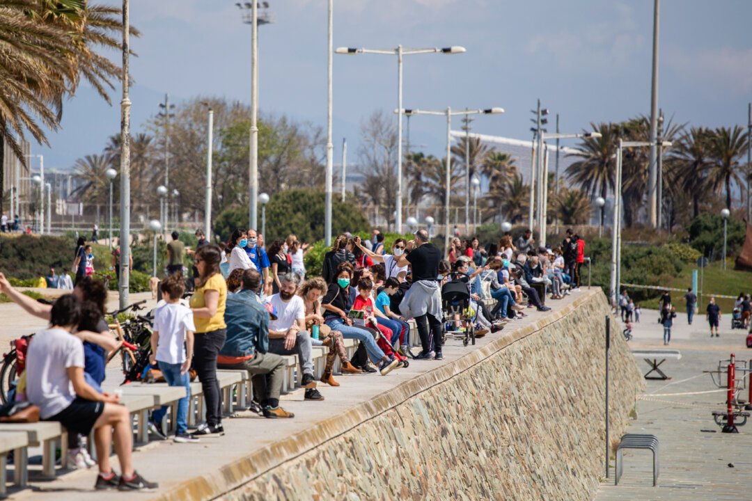 ‘Green Light! Ants!’ Spain’s Kids Get Freedom From Lockdown | The Epoch ...
