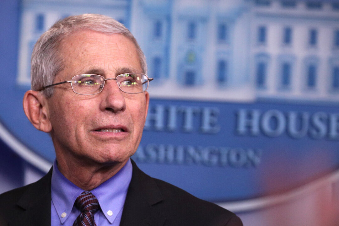 Fauci Says Symptom-Free Virus Spread Pushes Task Force to Consider New ...