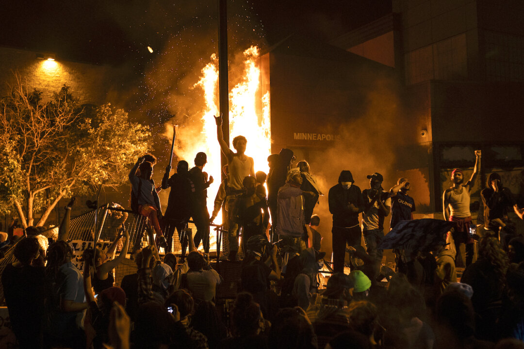 Four Men Indicted for Burning of Minneapolis’ Third Precinct | The ...